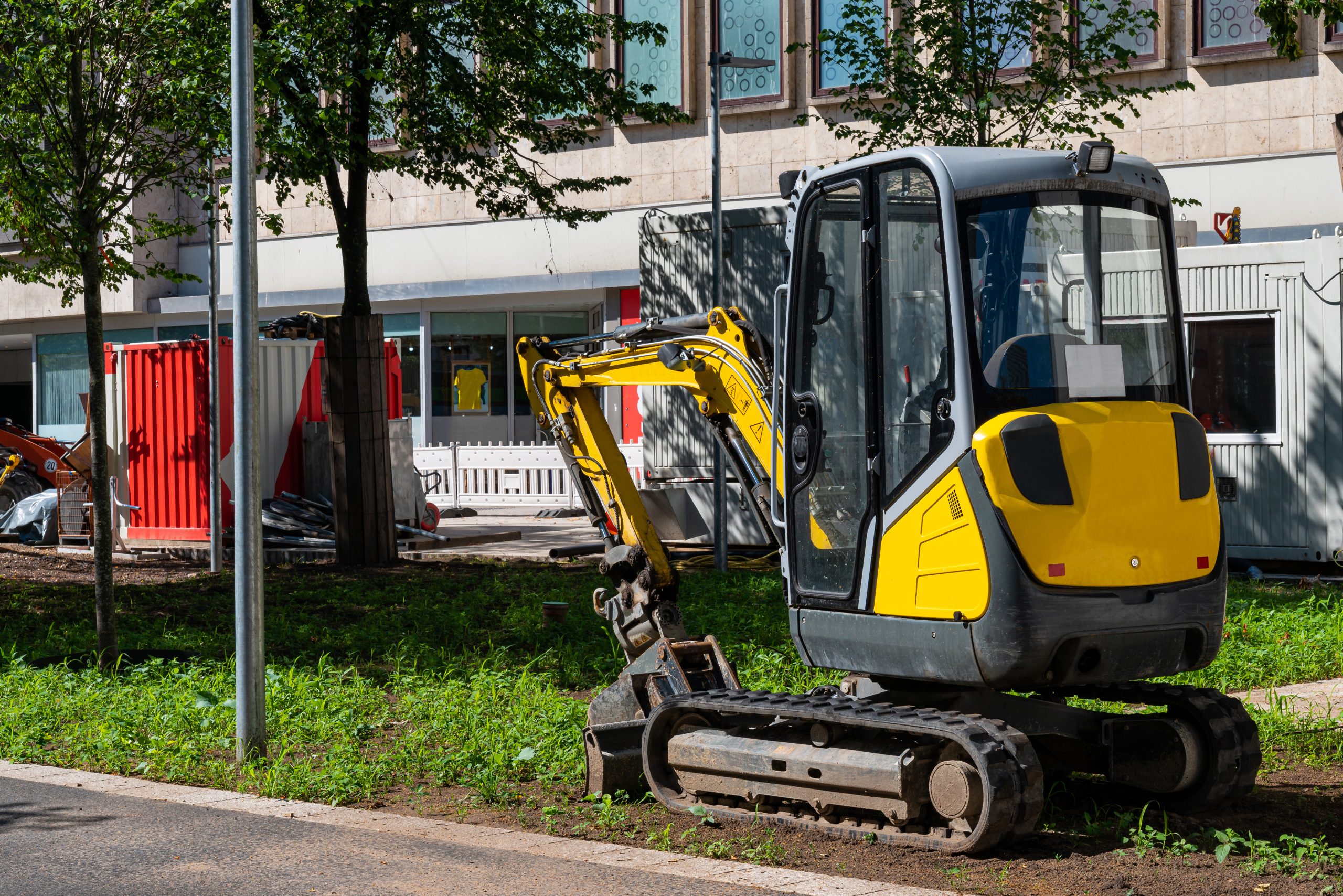 Inchirieri mini excavator Oradea – Echipamente eficiente pentru constructii
